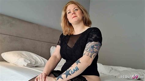 Reife Deutsche Ehefrau Mit Prachtarsch Beim Fremdgehen Im Hotel Gefilmt