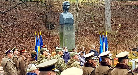 Mihai Eminescu omagiat la Sibiu de civili și militari Dacă ați ratat