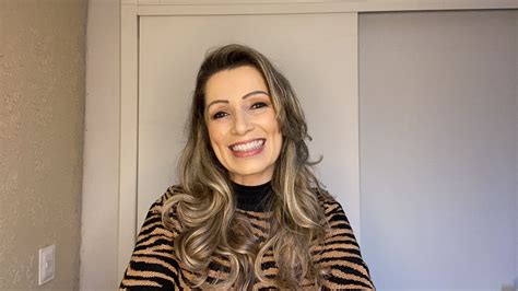 Pastora Patrícia está transmitindo ao vivo Corrente de oração pela