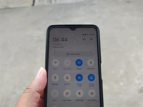 7 Cara Mudah Untuk Mengatasi Sinyal HP Yang Hilang