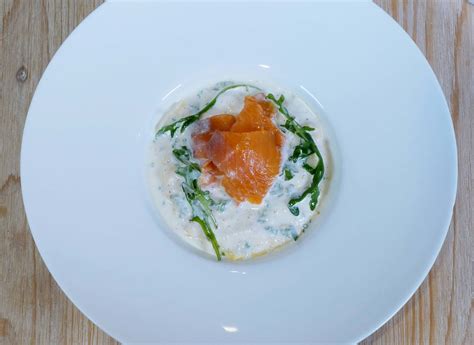 Brouillade d oeuf au saumon fumé et écume de muscade Eureden Foodservice