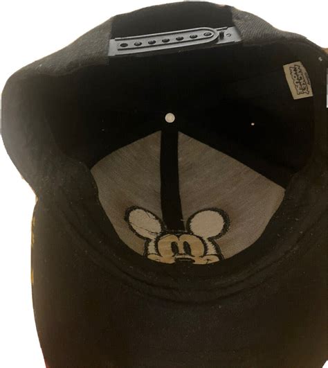 Beautiful Vintage Mickey Mouse Snapback Hat Gem