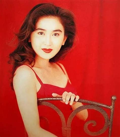 温碧霞之后再无妲己34岁嫁豪门20年不生子依旧坐稳豪门阔太