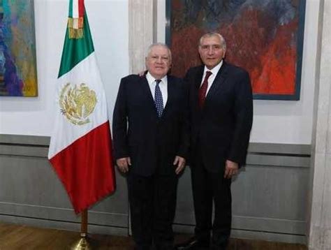 Adán Augusto López da posesión a Rafael Marín Mollinedo como nuevo
