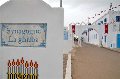Tunisie Quatre morts dont un Français dans une attaque près dune