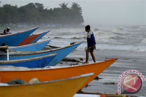 Nelayan Buton Tidak Melaut Karena Cuaca Buruk ANTARA News
