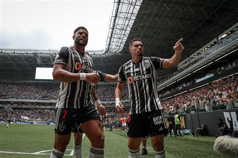 gols de Paulinho e Hulk Atlético MG vence o América MG pela ida