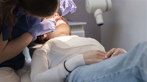 Près de la moitié des nouveaux dentistes en Belgique venaient de l