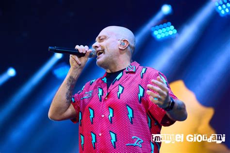 Max Pezzali Segna Sold Out A Pesaro