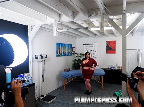 TW Pornstars Plumper Pass Twitter Behind The Scenes With BBW Lisa
