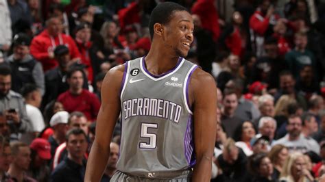 Kings De Aaron Fox Proves Why He Should Run Away With NBA S New Clutch