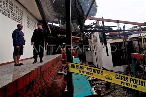 KEBAKARAN RUMAH DINAS KAPOLDA PAPUA ANTARA Foto