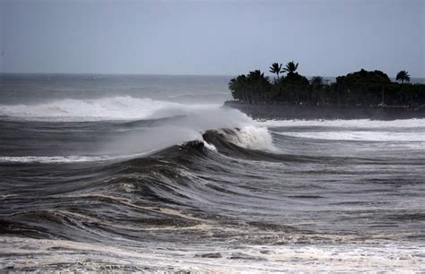 Direct Cyclone Belal La R Union En Alerte Violette Les Vents