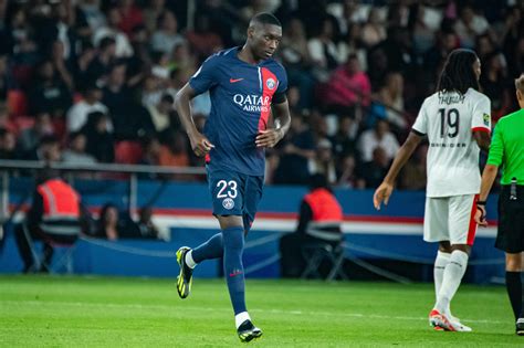Ganz bitteres PSG Debüt für 95 Millionen Mann Kolo Muani