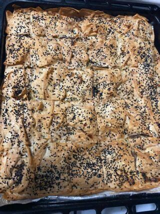 Pırasalı Kıymalı Börek Nefis Yemek Tarifleri 11593371