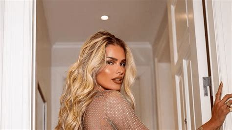 Yasmin Brunet Deixa Bumbum De Fora Em Look Transparente E Agita Web