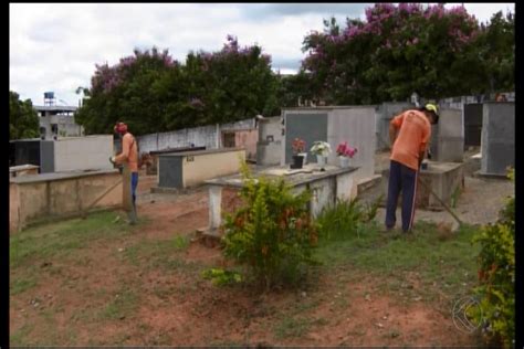 Cemitérios de Divinópolis são preparados para o Dia de Finados