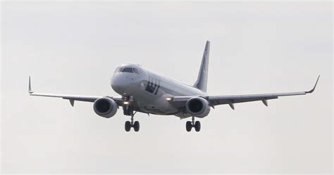 Polska planuje wprowadzić zakaz lądowania samolotów z południa Afryki
