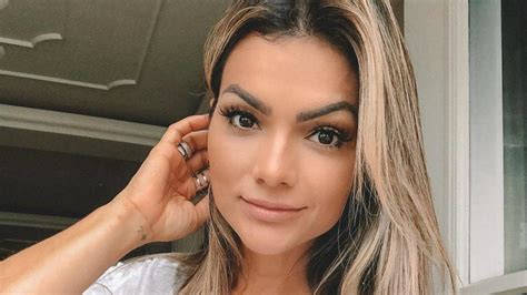 Marido de Kelly Key dá o troco após ver foto da cantora pelada e deixa