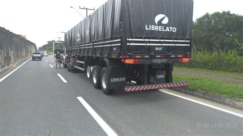 PRF Flagra Carreta Apenas Quatro Pneus No Semirreboque Faltando 8