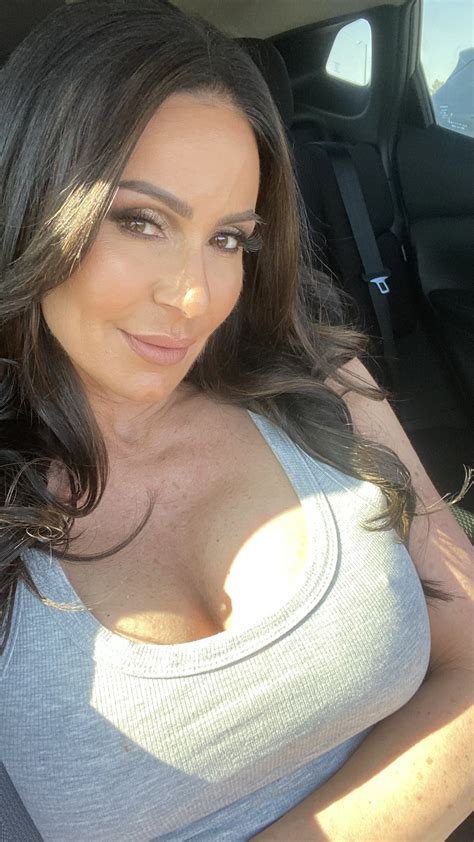 TW Pornstars Kendra Lust Twitter VegasVibes 3 27 PM 14 May 2022