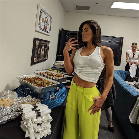 Raiders Player Darren Waller Marries Wnba Player Kelsey Plum