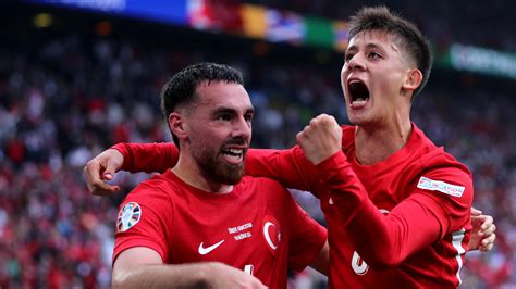 Turquie 3 1 Géorgie un match haletant réglé par le missile d Arda