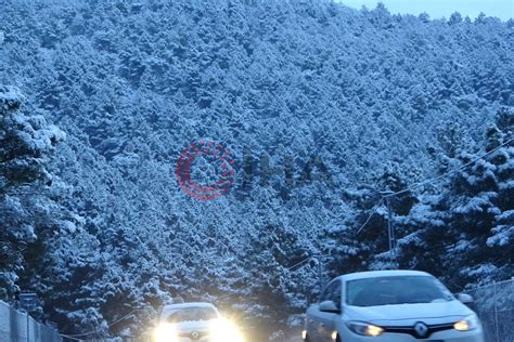İstanbul a kar yağdı Aydos Tepesi beyaza büründü İhlas Haber Ajansı