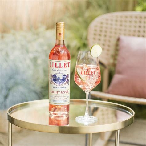 Lillet Rubis Bowle Rezept Mit Himbeersirup Frischen Beeren