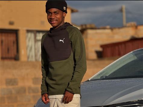 PICTURE Kaizer Chiefs Star Mfundo Vilakazi Flaunts Expensive VW Golf