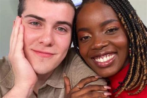 Foto Inesperado no começo de Vai na Fé Clara Moneke e Caio Manhente