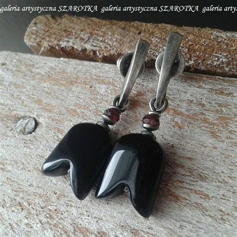 Prawie Czarne Kolczyki Z Onyksu Granatu I Srebra Trendy Na Sztyft