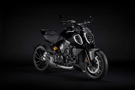 Theres More Than One Way To Ride The 2023 Diavel V4 And Ducati Has A