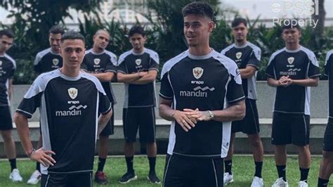 Kabar Abroad Mees Hilgers Eliano Reijnders Bawa Bekal Berbeda Ke