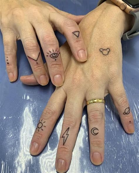 Tattoo Nos Dedos E M O Obrigada Monicagoncalvez Pela Confian A E