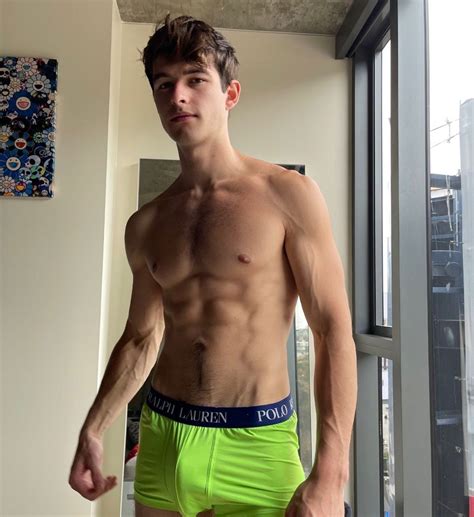 Arriba Imagen Hombres Guapos Con Ropa Interior Abzlocal Mx