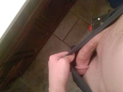 GAY MANS PLEASURE HOT STRAIT GUY GETS NAKED