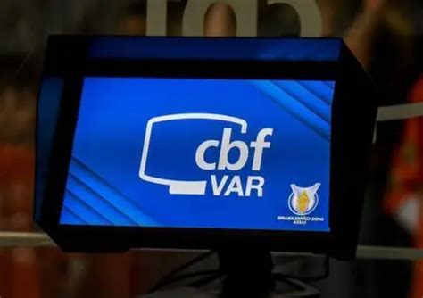 CBF divulga áudio do VAR em lance de impedimento de Gabigol do