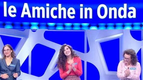 Reazione A Catena Le Amiche In Onda Battono Il Record Scoppia La Polemica
