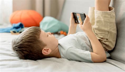 Por qué no se recomienda el uso de pantallas en la infancia peques de