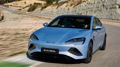 BYD lança o novo sedã elétrico Seal Veja preços e mais detalhes