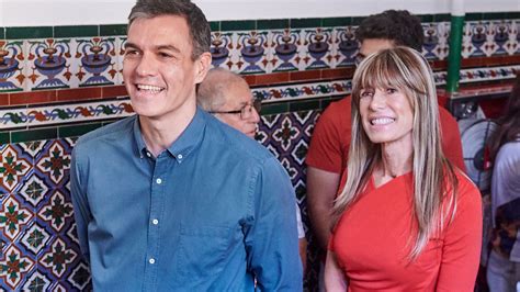 Pedro Sánchez y Begoña Gómez sus hijas Ainhoa y Carlota de 19 y 17