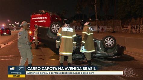 Motorista Perde Controle Do Carro E Capota Na Avenida Brasil Bom Dia