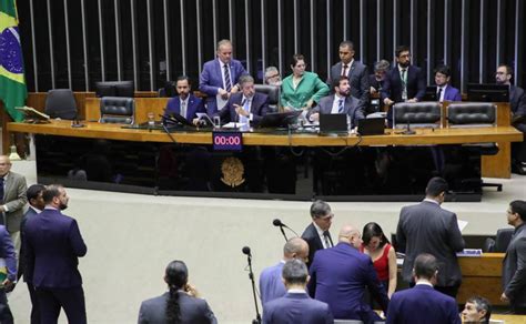 Câmara aprova projeto do governo Lula que altera a Lei de Falências O