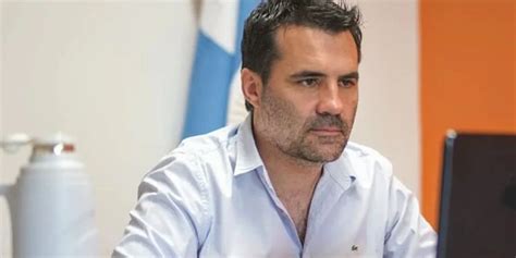El Gobierno congela tarifas de luz gas y combustibles hasta fin de año