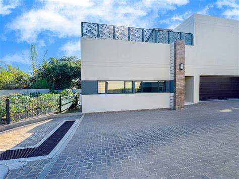 Bedroom Apartment Flat For Sale In Bryanston East Shearwater