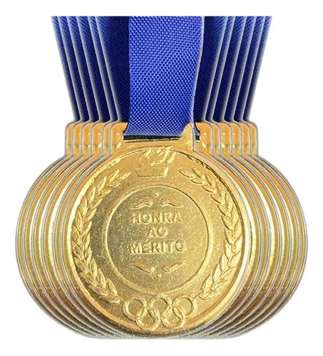 Câmara do Marco atribui 73 medalhas a atuais e antigos trabalhadores