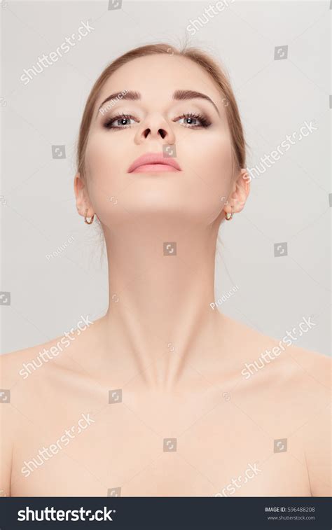 40 803 Lift The Head Images Stock Photos Vectors Shutterstock