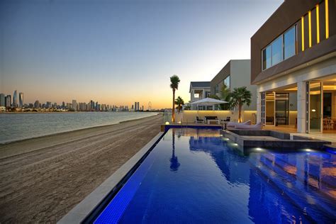 Villa On The Palm Luxury Villa Rental In Dubai Dubai Sleeps In