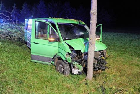 Update zum Unfall in Wilsdruff PKW prallt gegen Bäume